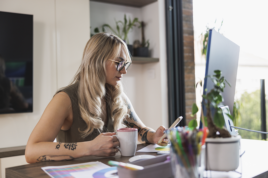 How to create a logo with AI | LogoMaker